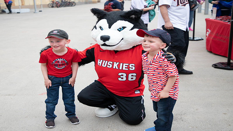 Blizzard T. Husky | St. Cloud State University